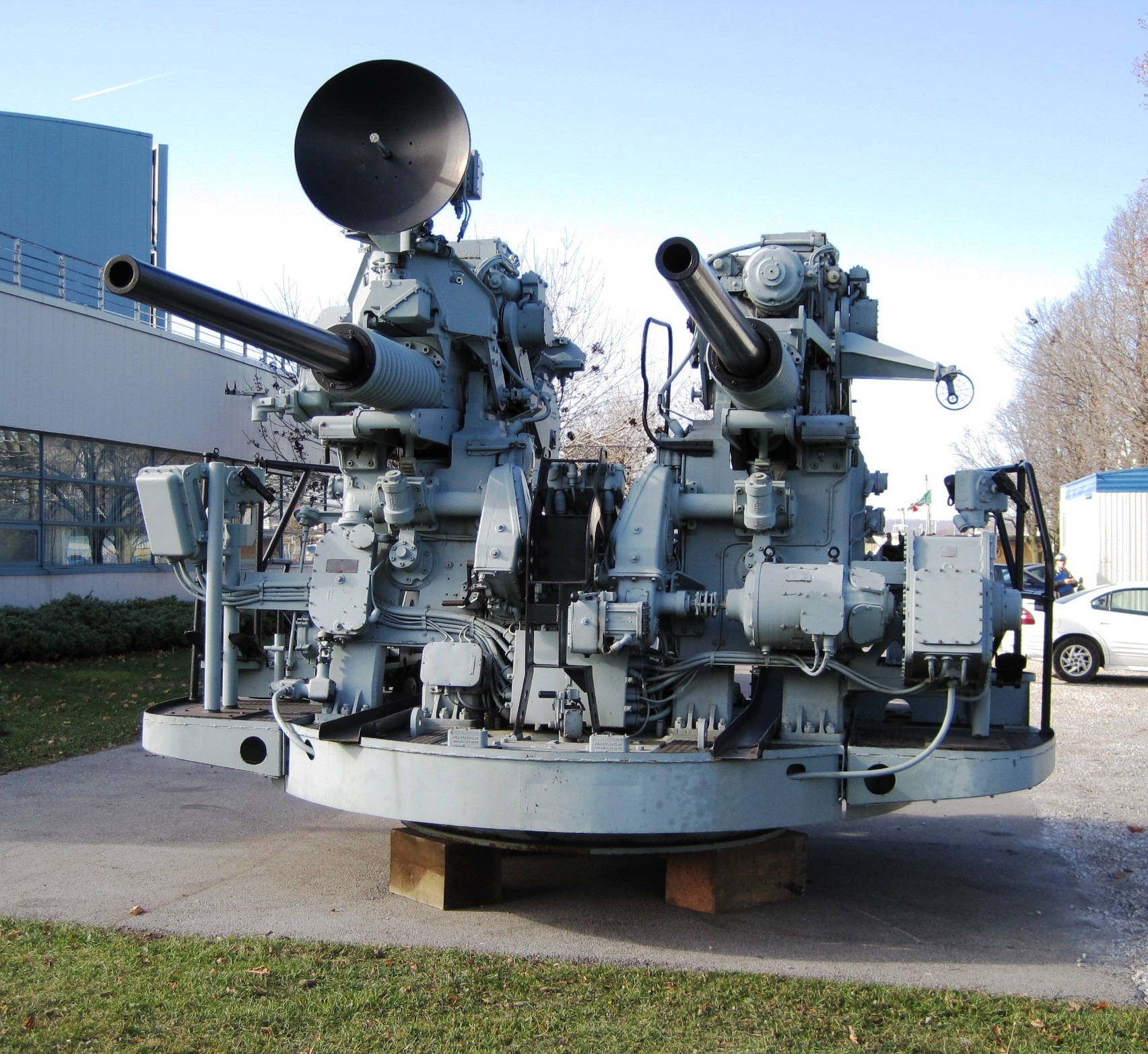 HMCS HAIDA - 3 inch 50 Gun